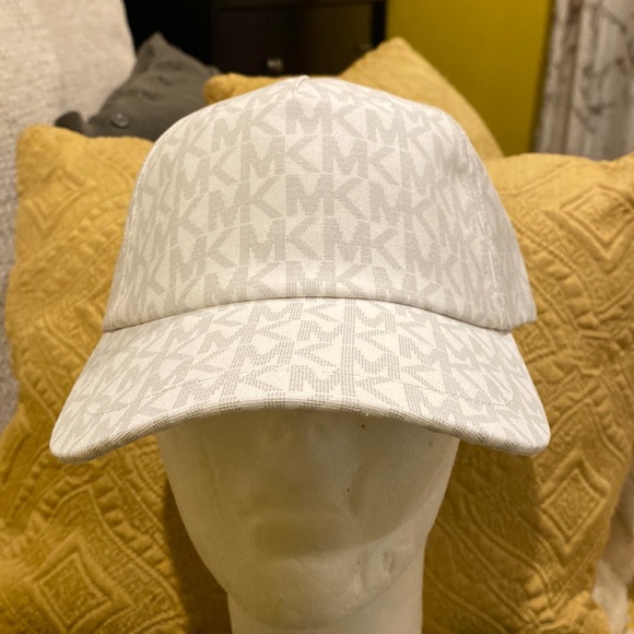 Michael Kors | Accessories | Michael Kors Whitesilver Signature ...